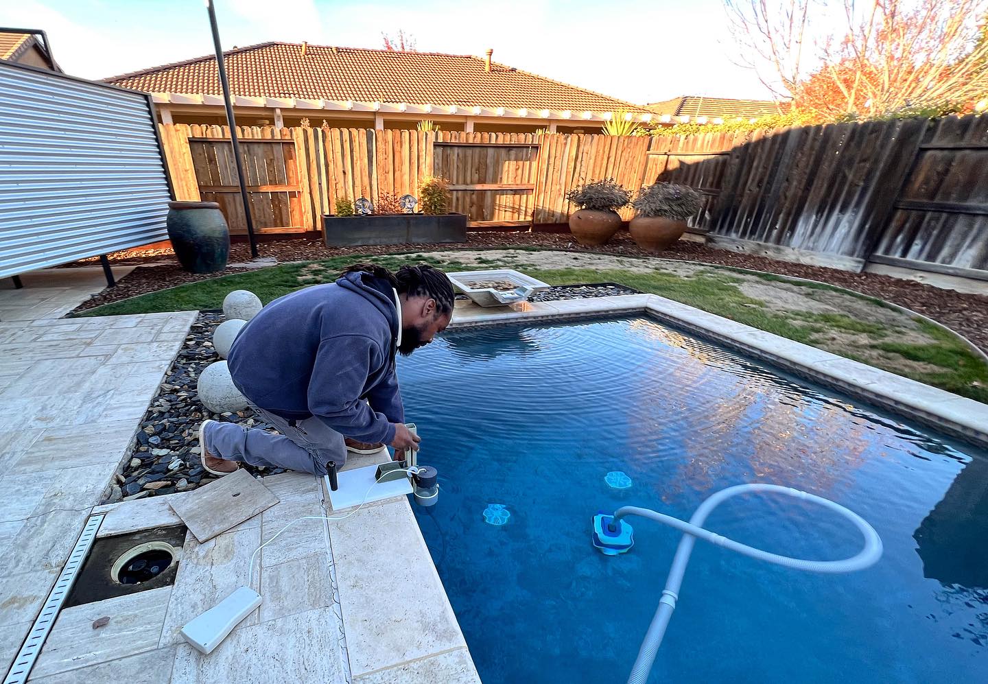 How to Fix Problems Associated with a Leaky Swimming Pool | Bullseye ...
